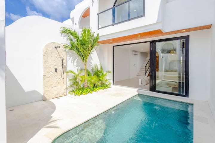 2br Monthly Villa W/ Ac Sunken Lounge - Australië