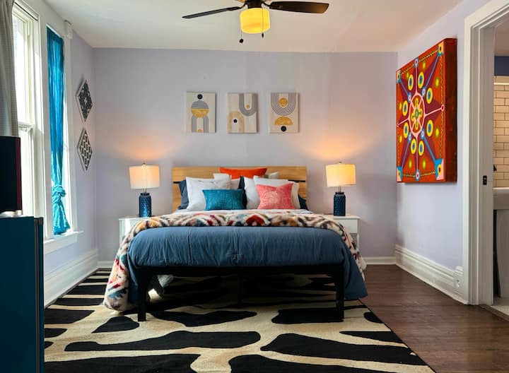 Clean, Private Bath, Location+, Good Vibes - Denver, CO