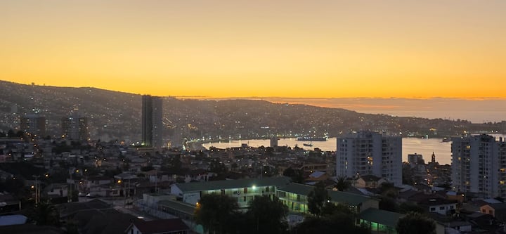 Vista Frontal Bahía De Valparaíso · Central · Wifi - Valparaíso