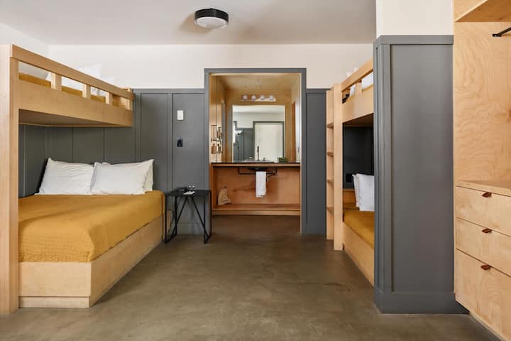 Spacious 3br Suite | Fireplace | Tahoe Adventure - South Lake Tahoe, CA