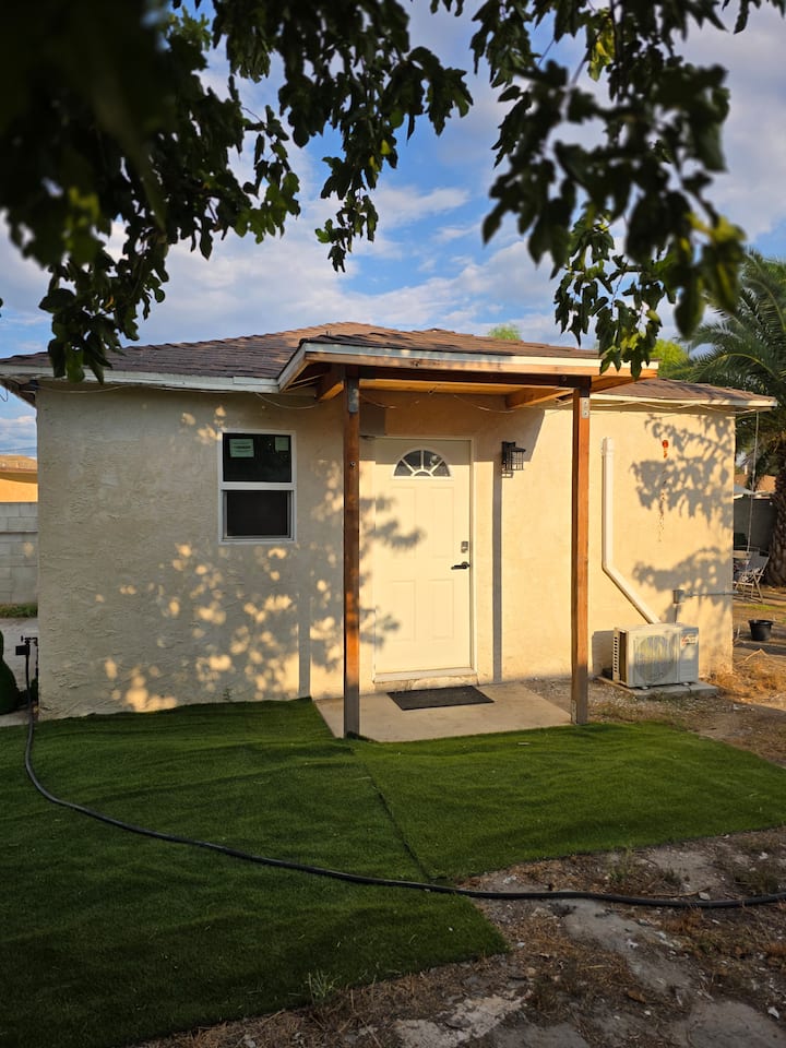 Detached 1r New-built Adu In Family Neighborhood - San Bernardino, CA