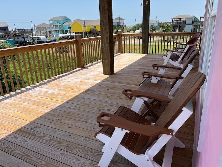 Cozy Anime House W/ Beach Views - Crystal Beach