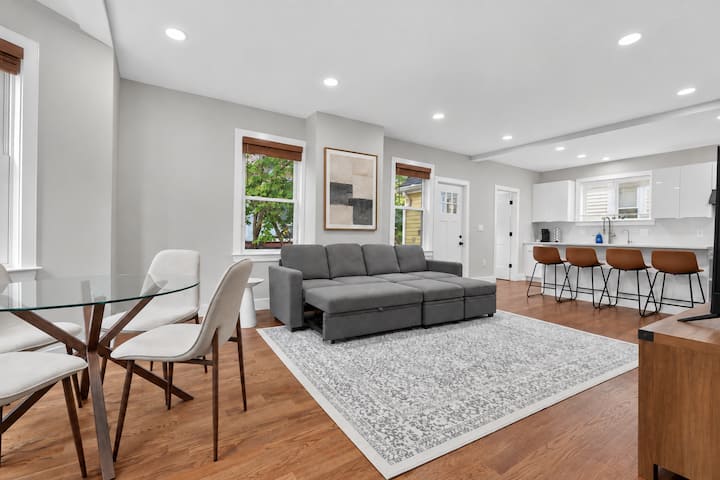 3br Near Harvard | Sleeps 8 + Free Parking - Boston, MA