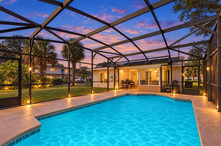 Lake Toho Getaway | Pool Downtown Kissimmee - St. Cloud, FL