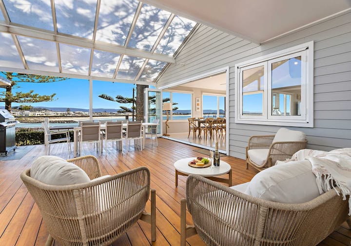 The Headland House-ocean & Beach Views, Sleeps 14 - Shellharbour