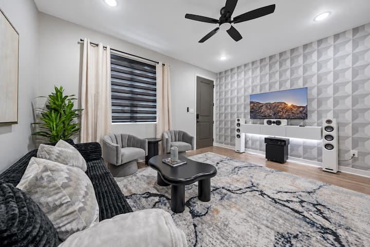 Brand New Modern 2br | Close To Hospitals & Dtown - Tyler, TX