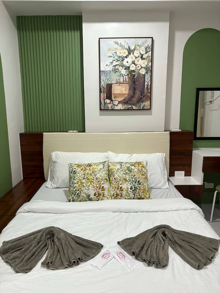 Sanctuary Space | Huge Tv, Pool, Gym & Wifi - Cebu