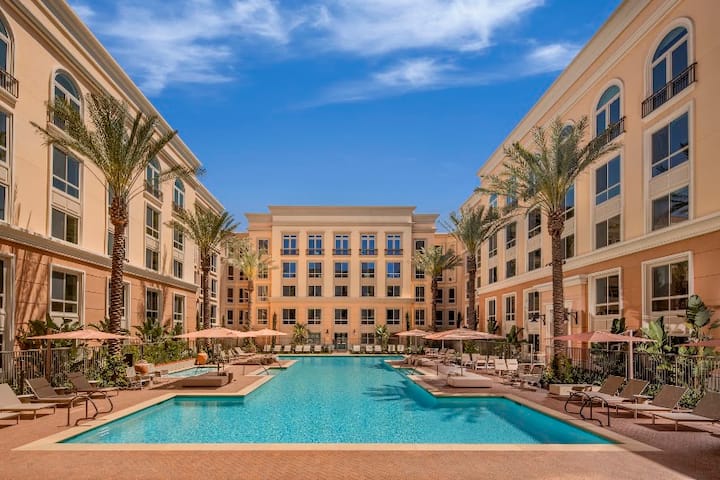 Modern 1br Pool View Near Irvine Marketplace - Wild Rivers, Irvine
