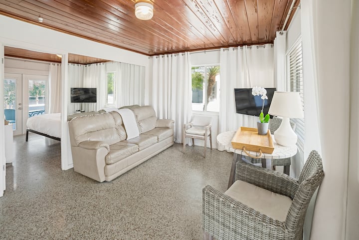 Bayview One Bedroom - Venice, FL