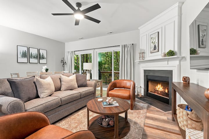 The Orchard | Cozy Cary Townhome | Near Raleigh - Cary