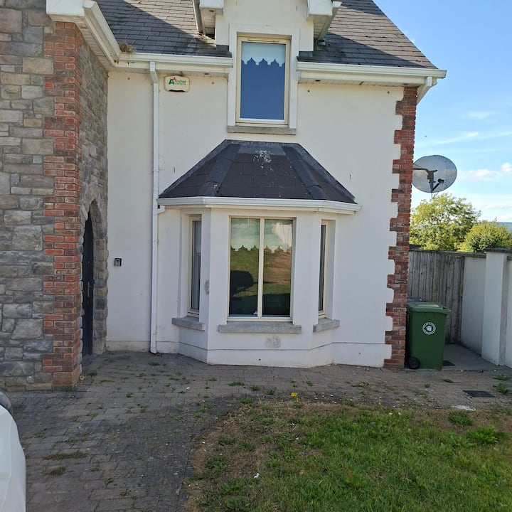 Cas- Mounthrath 4 Br Sleeps7 - Portlaoise