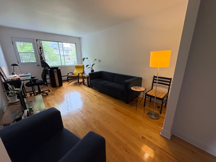 Bright, Comfortable & Quiet, 2 Bdr Min. 32 Nights - Dorval
