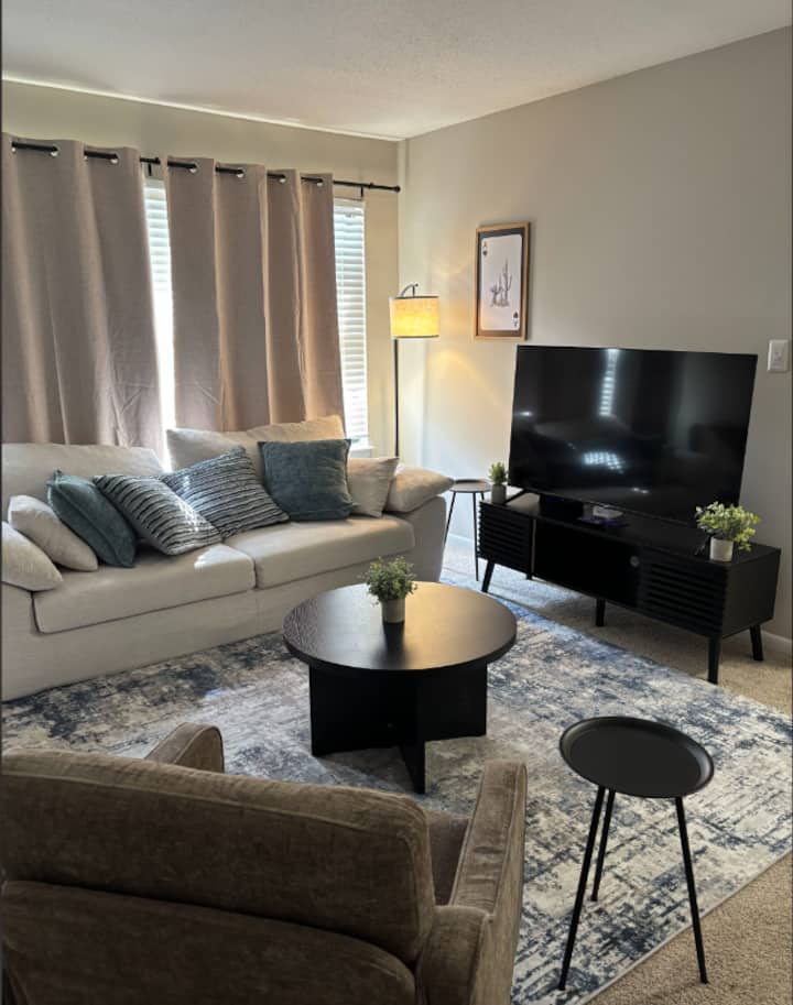 Peaceful 2br Apt  Close To Downtown Durham - Cary, NC