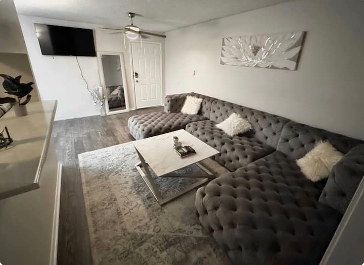 Upscale 1br Stay | Pool + Sea World - Oakland Estates - San Antonio