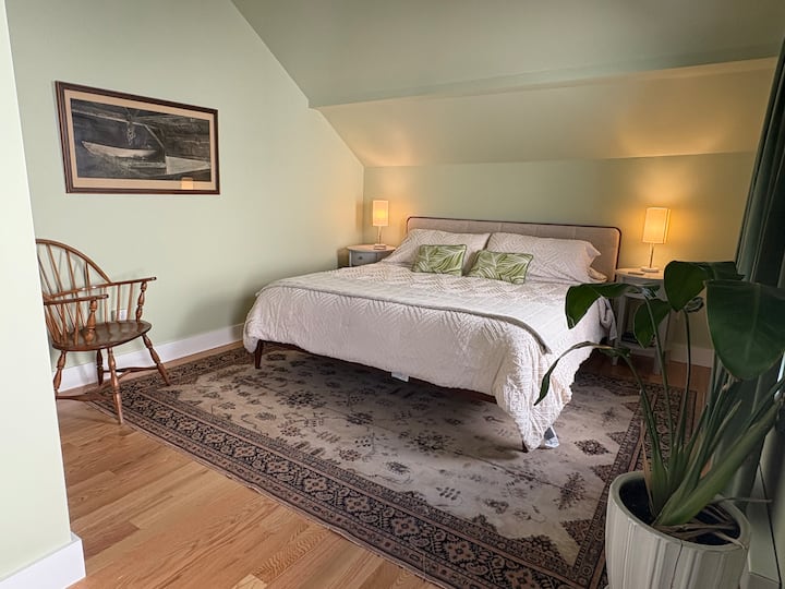 Quiet Retreat On Tate Street - Portland, ME