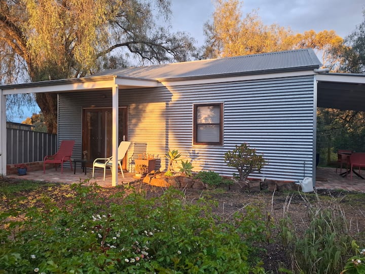 Maldon Haven - Quiet Studio, Oh So Close To Town - Castlemaine
