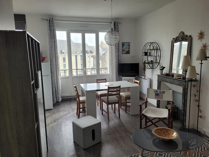 Logement De Charme Dans La Ville Et à 2 Mn Du Port - Granville