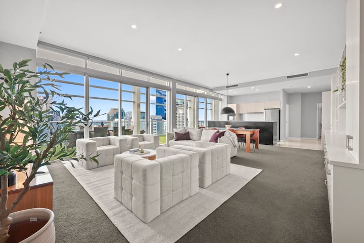 Lvl 39 Penthouse | 55m² Balcony | Sleep 8 Sky Home - Windsor, Australia