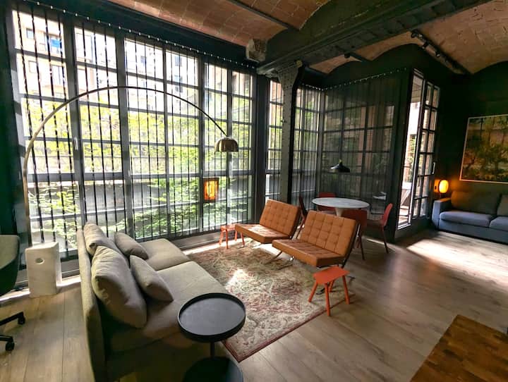 Artful Urban Retreat With Private Terrace - Barcelona