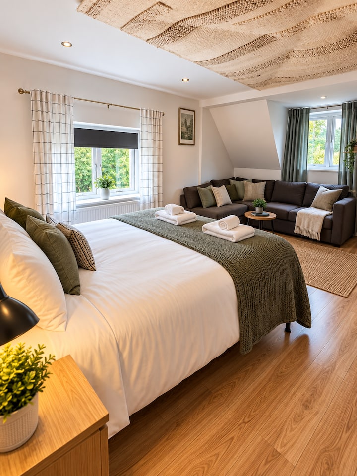 Stylish & Spacious Stay / Sleeps 6 - Salford