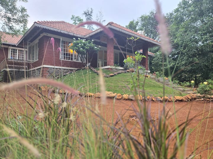 Nabhangan - Hidden Stone Retreat In Tamhini Forest - ラバサ