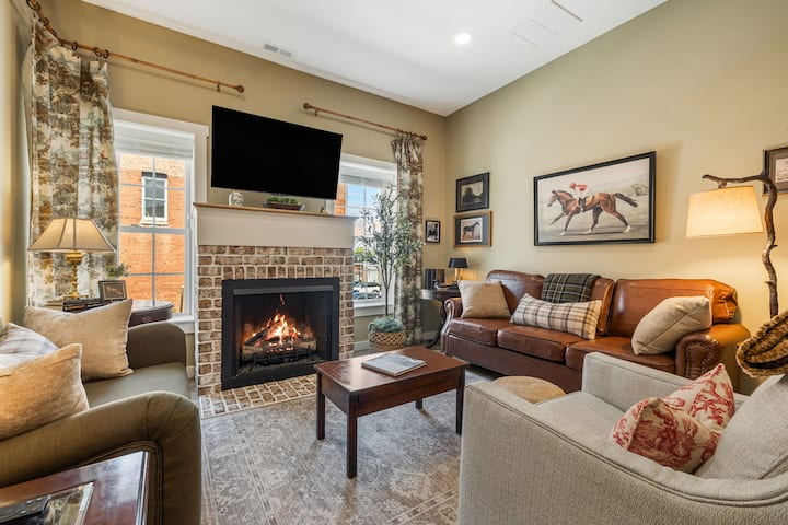 The Carl | Boutique Luxury On Main Street - Hendersonville, NC