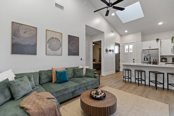 Steps To Downtown Chandler Cozy Retreat - Chandler, AZ