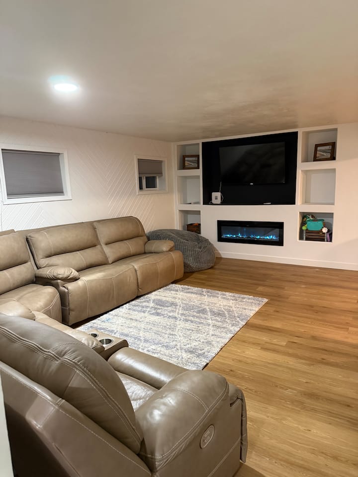 Cozy Basement Retreat - West Jordan, UT