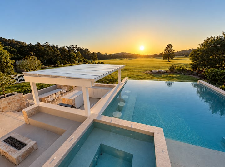 Lux Coastal Acreage Mansion Retreat W/ Wellness - Nambour