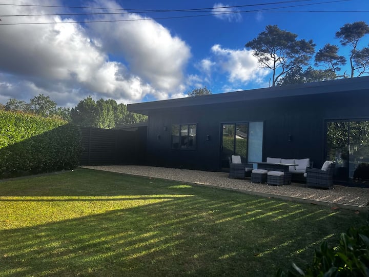 A Piece Of Paradise - The River Hideaway - Clevedon, New Zealand