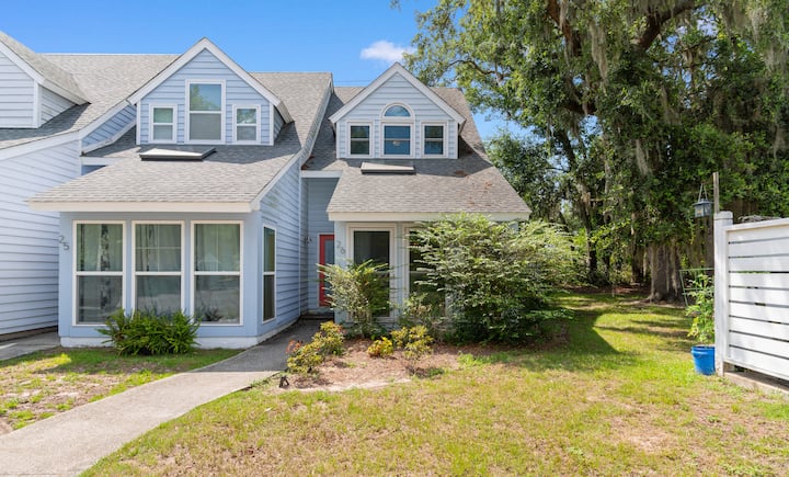 Blue Skies And Inlet Vibes-near Marshwalk - Murrells Inlet, SC