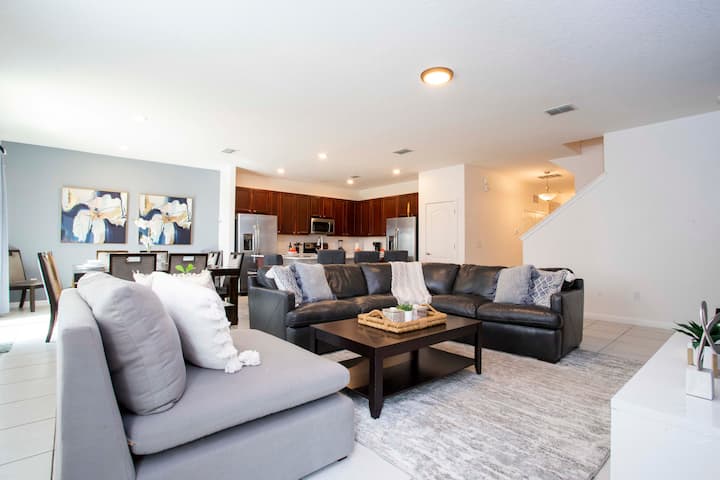 Spacious Disney Villa W/ Private Pool & Game Room - Kissimmee, FL