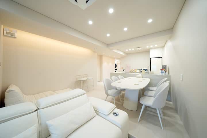 Busan Station 1 Min | Jacuzzi | 6 Beds | 2.5 Baths - Busan