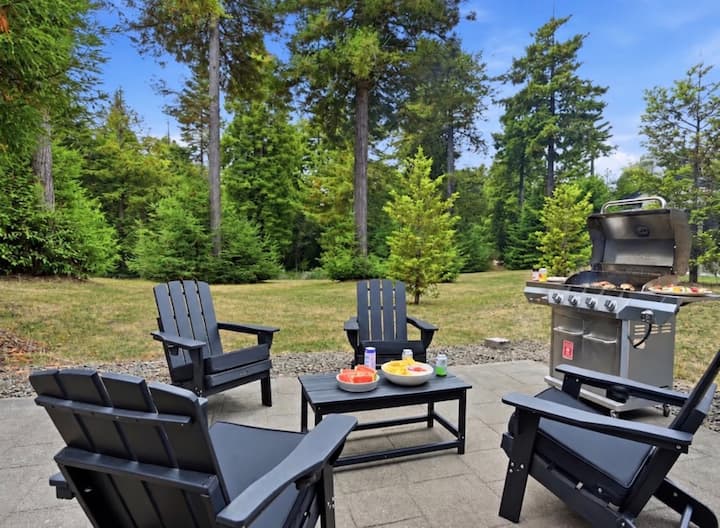 Modern Redwood Retreat-near Beach, Hiking, Town - Fort Bragg, CA