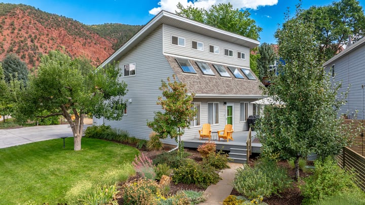 Garden Getaway | Gardens, Canyon View, River Trail - Glenwood Springs, CO