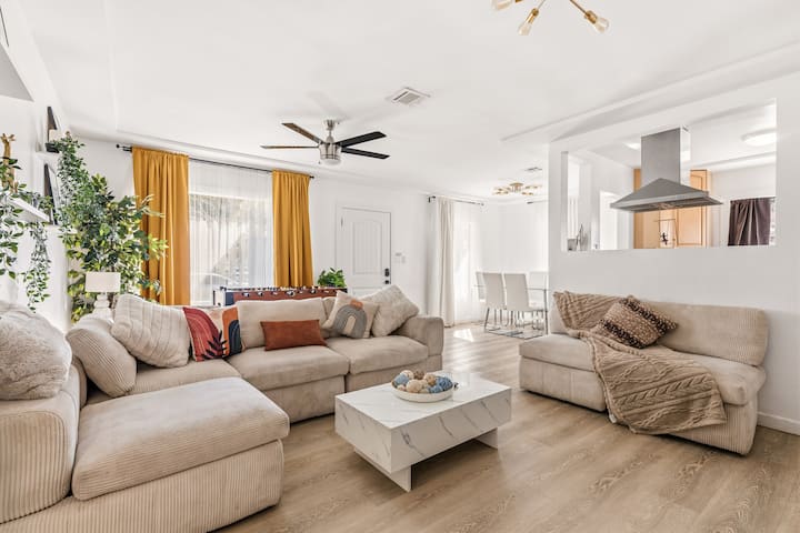 5br Pool Home | Jacuzzi Near Universal Studios - Burbank, CA