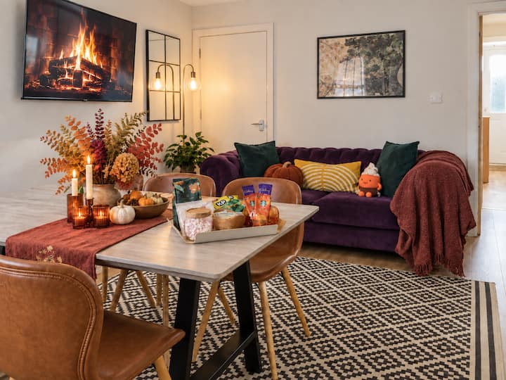 Spacious 6-bed House | Autumn Stay | Free Parking - Derbyshire