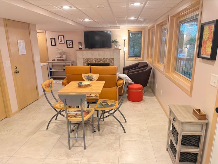 The Artpartment | Northwoods Vibe In Heart Of Town - Coleraine, MN