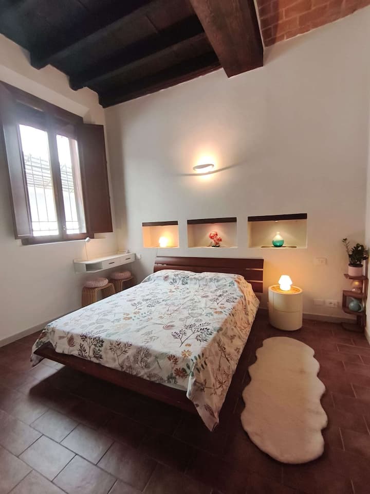 Historic Medieval Gem | Ground Floor & Fiber Wi-fi - Ferrara