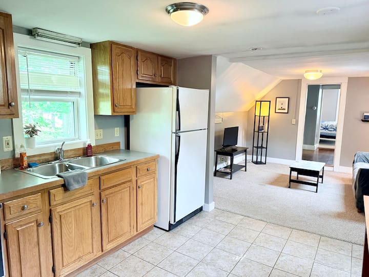 Great Suburban Location Close To Town! - Portland, ME