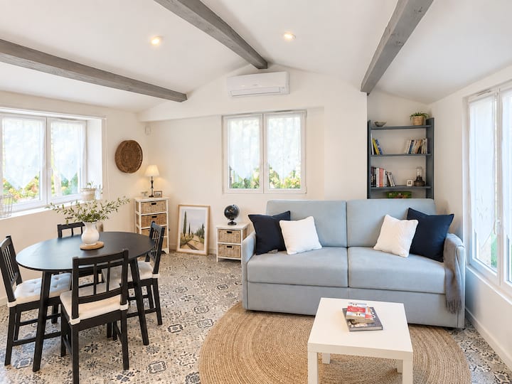 Gîte La Petite Pierre - 2 Pers - Lorgues - Provence-Alpes-Côte d'Azur (PACA)