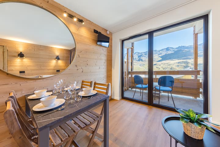 "V21" By Versant Collection - Savoie