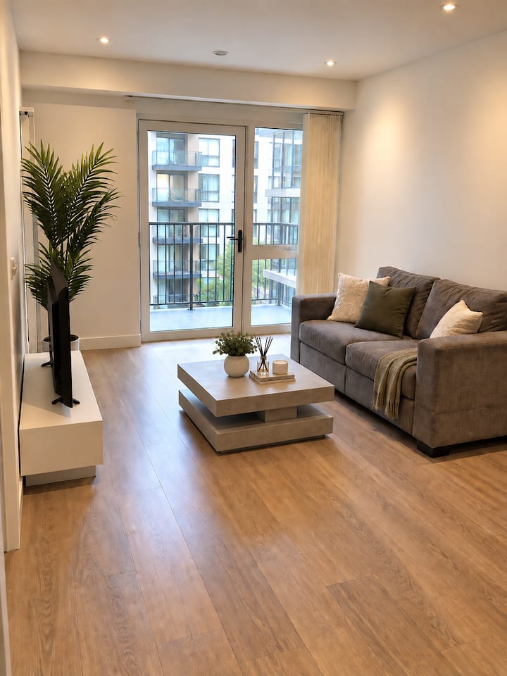Modern Excel London Apartment | Canary Wharf - Ilford
