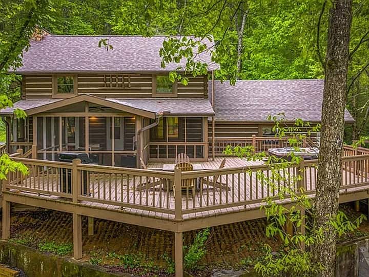 2 Creekfront Cabins W/hot Tub Pets Ok Sleeps14 - Cherry Log, GA