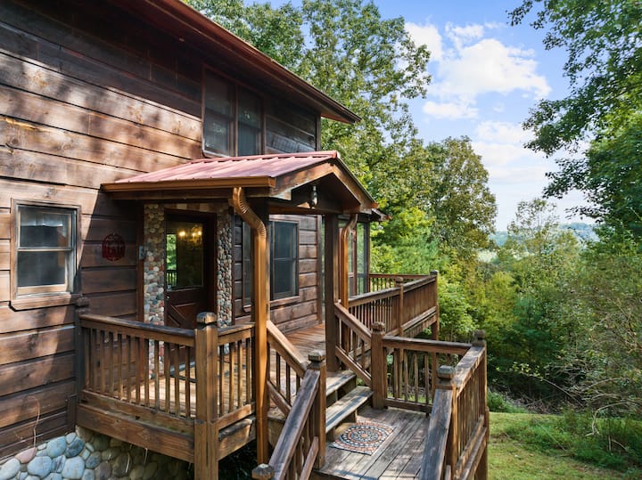Jacob's Ridge Hideaway - Blue Ridge, GA