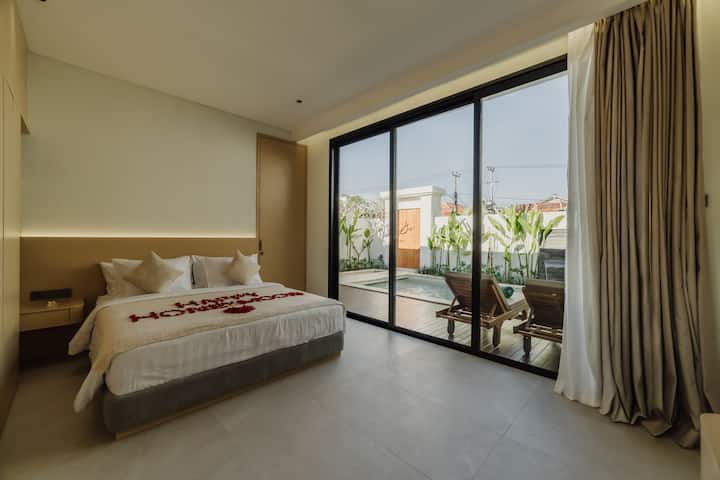 Romantic Escape Near Seminyak Beach - Seminyak