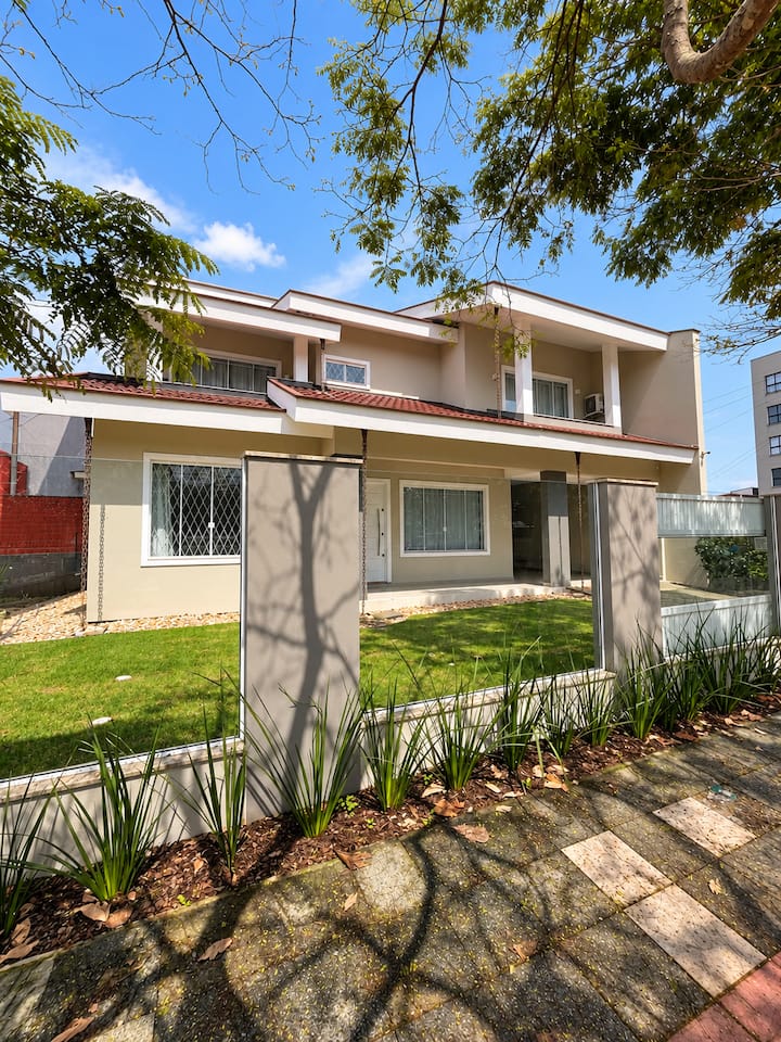 Casa Com 4 Quartos A 150m Da Praia - Navegantes
