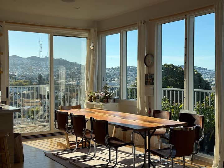 Light-filled Lookout - San Francisco, CA