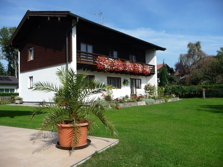 Ferienwohnung Wennesz 1 - Chieming
