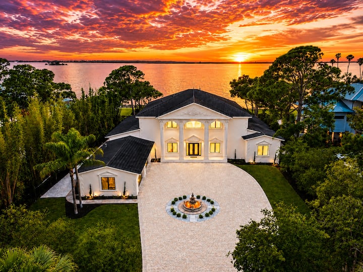 The Bayshore Estate | Luxury Waterfront Retreat - Palm Harbor, FL
